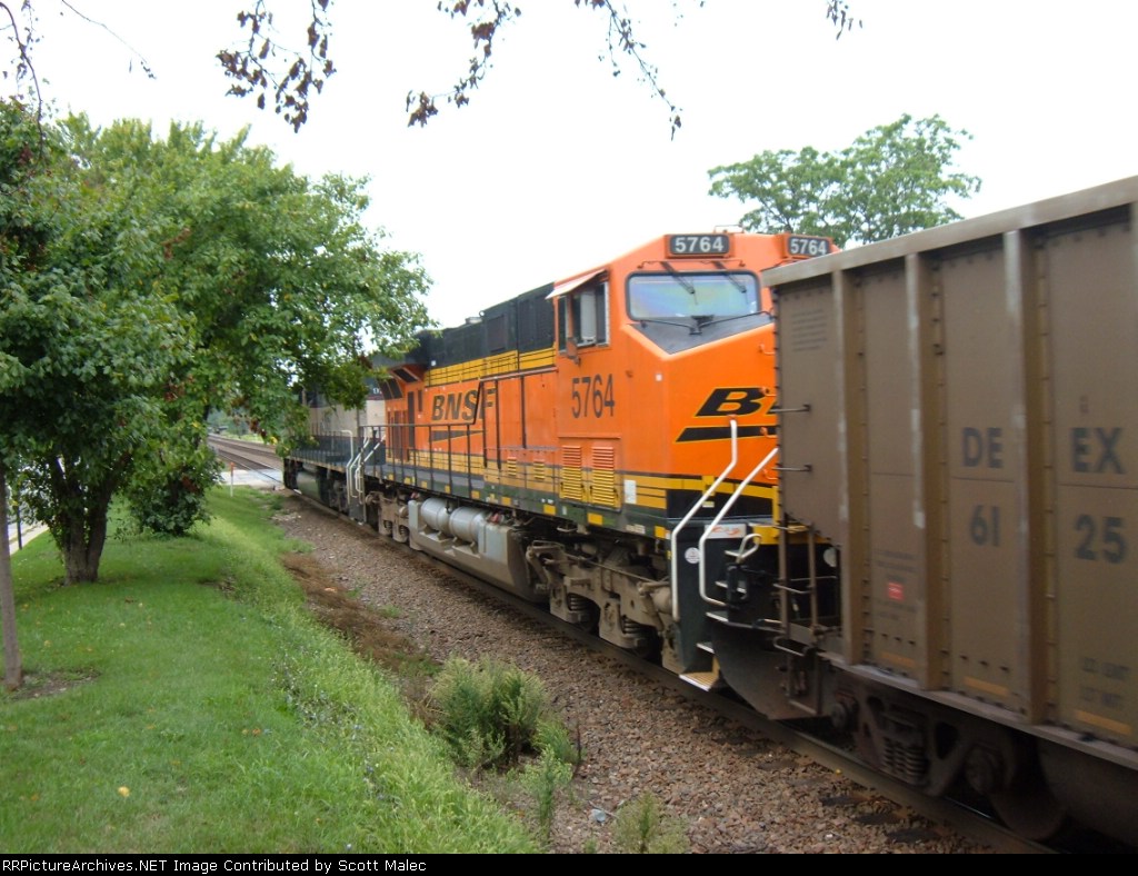 BNSF 9723 & 5764